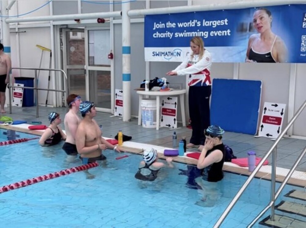 Swindon ASC Para Squad Have a Visit from a Paralympian | Swim England ...